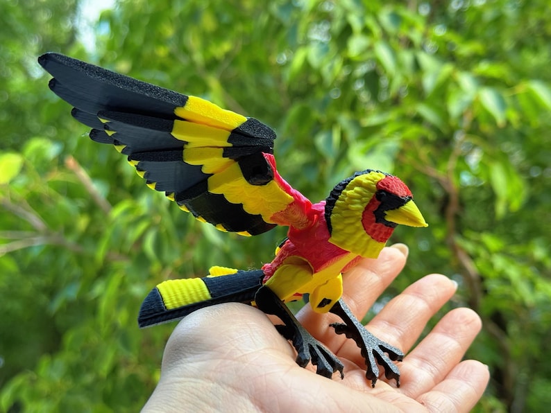 3D Printed Articulated Goldfinch: Poseable Bird Desk Decor - Etsy
