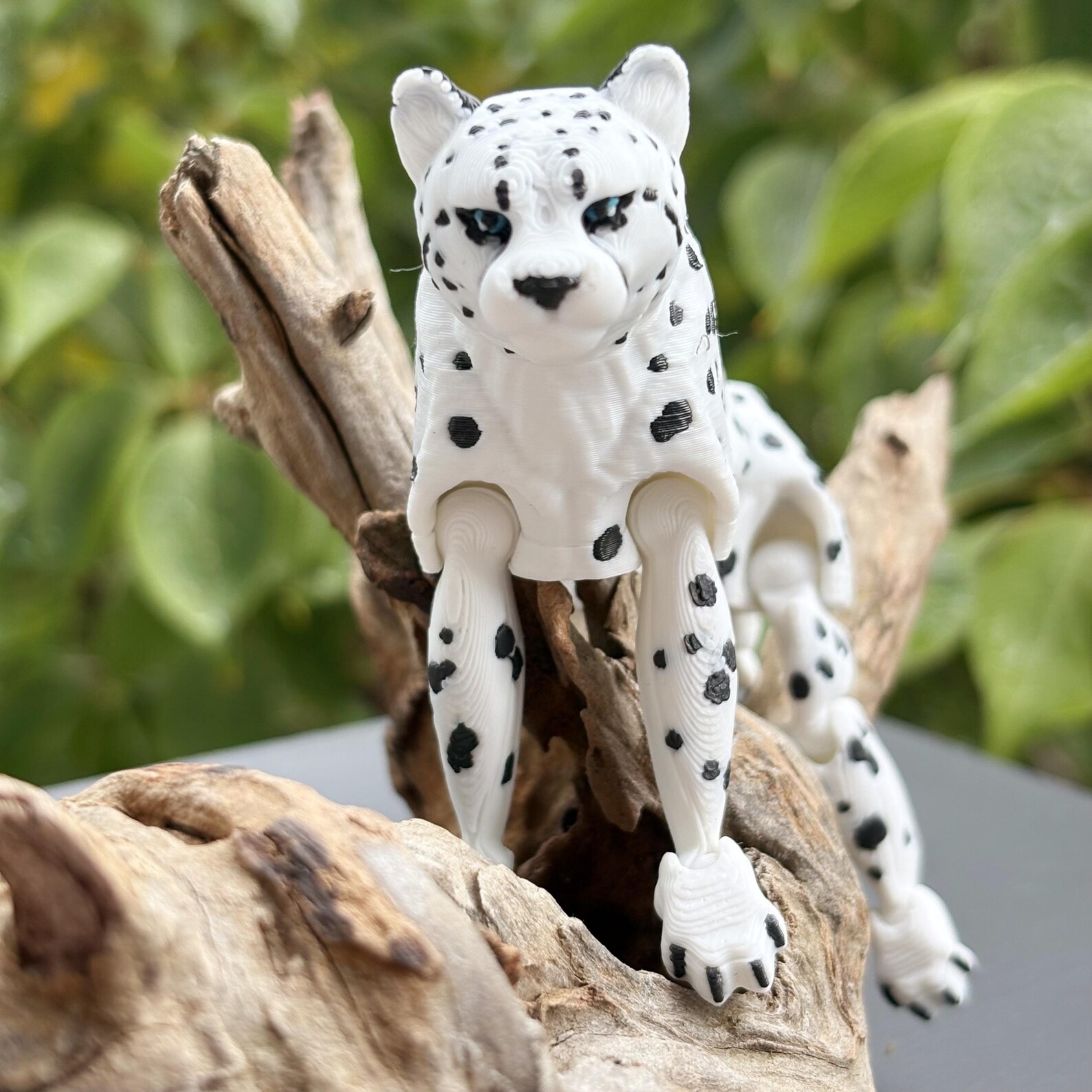 3D Printed Articulated Snow Leopard: Poseable Big Cat Desk Decor - Etsy