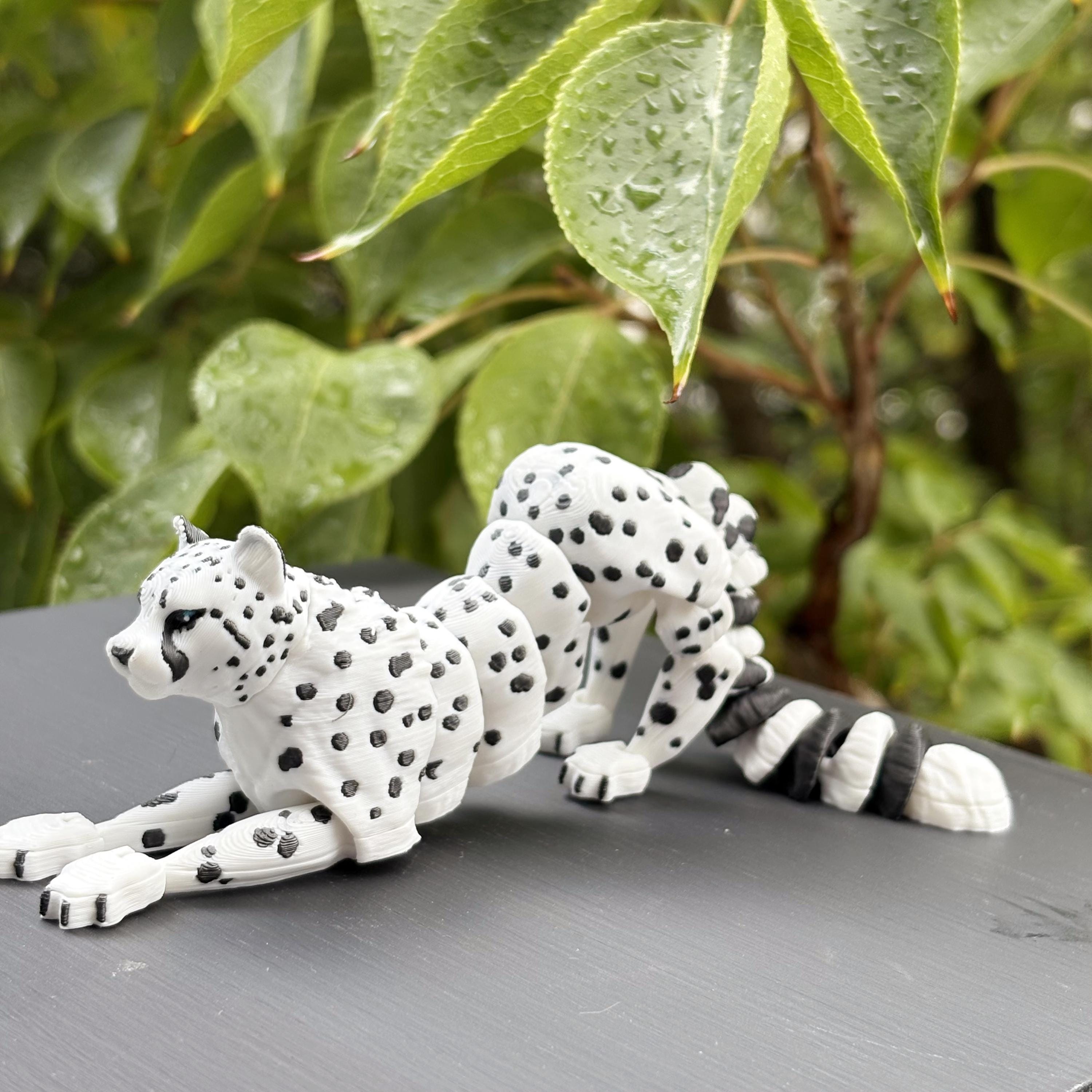 3D Printed Articulated Snow Leopard: Poseable Big Cat Desk Decor - Etsy