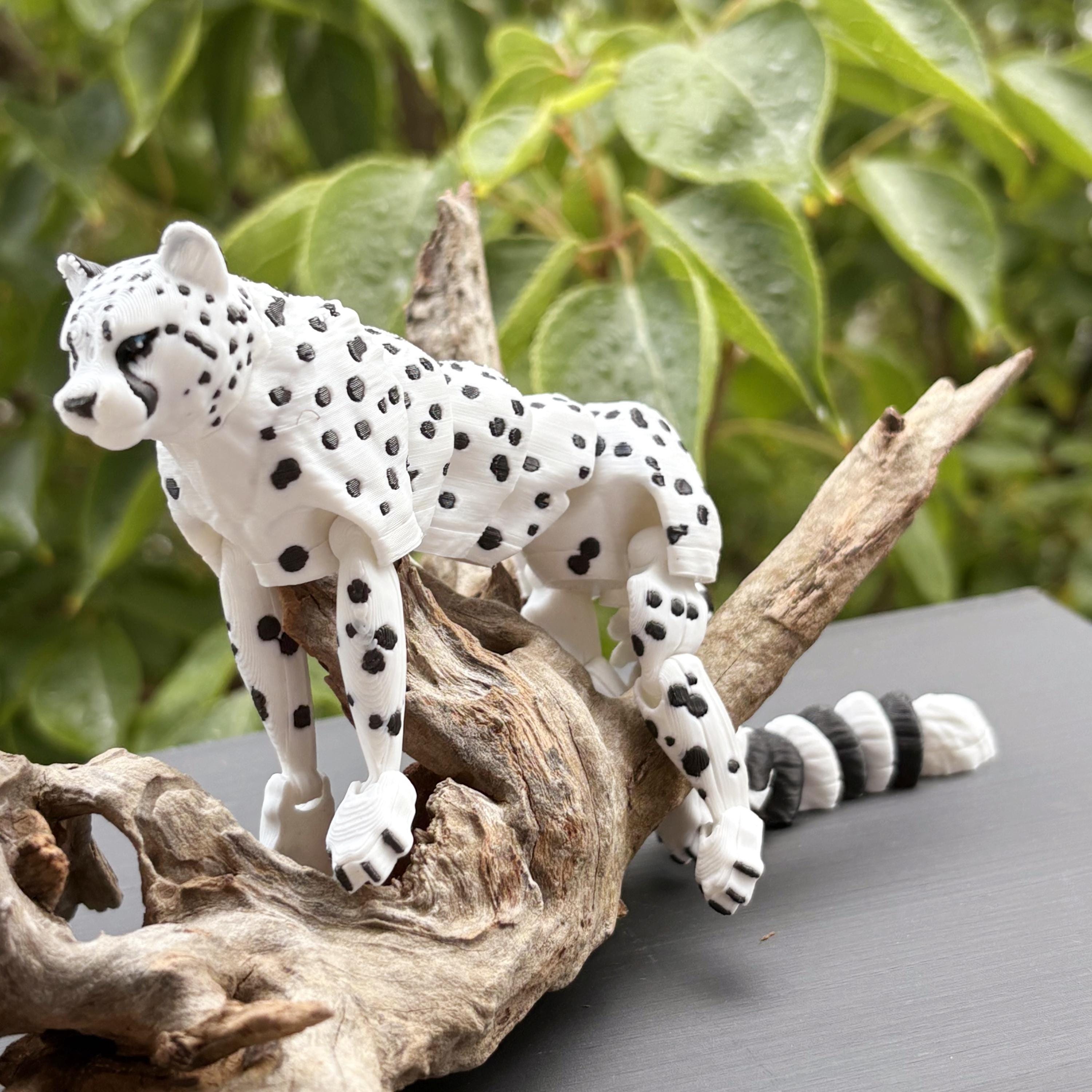 3D Printed Articulated Snow Leopard: Poseable Big Cat Desk Decor - Etsy
