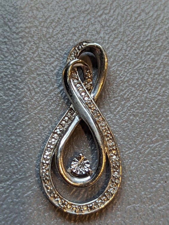 Diamond infinity pendant - Gem