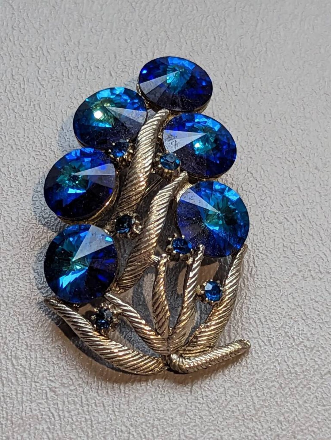 Mid Century Rivoli Rhinestone Brooch Pin-vintage Blue Green Rhinestone ...