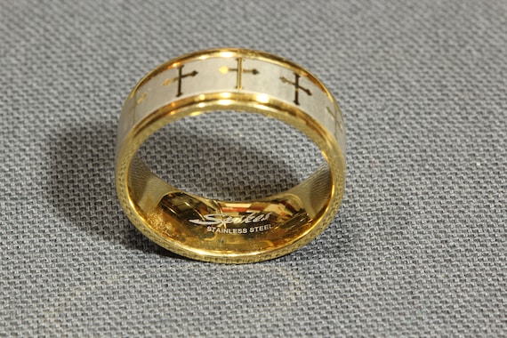 SPIKES Men's Celtic Cross Stainless Steel Ring - Gem