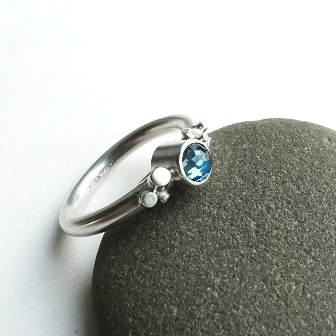 Barnacle Ring in Silver and London Blue Topaz - Etsy