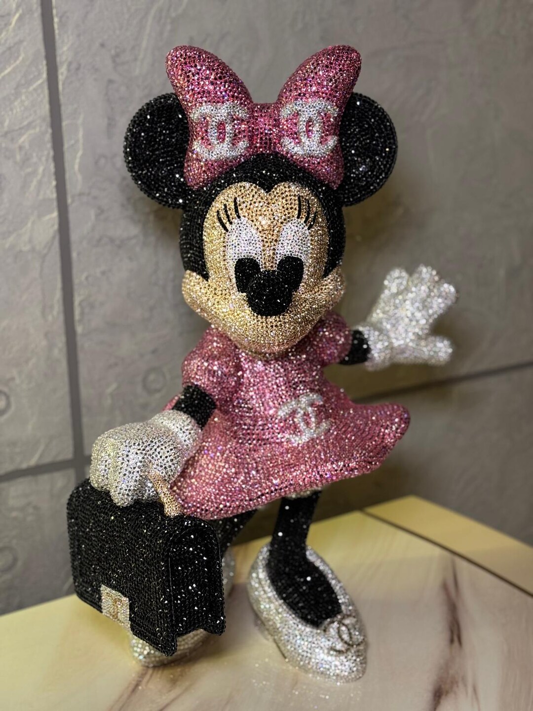 Handcrafted Preciosa Stone Minnie Mouse Statue - Shining Decorative ...