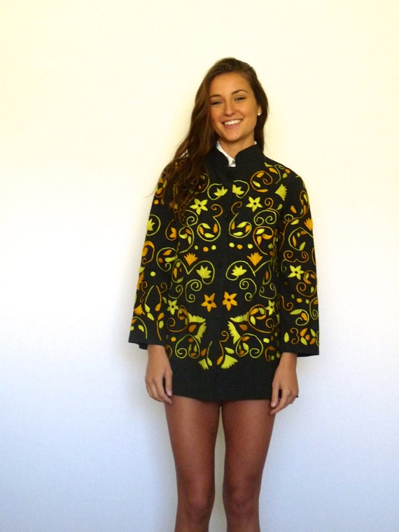 Vintage 1960s Light Yellow Mandarin Collar Textured P… - Gem