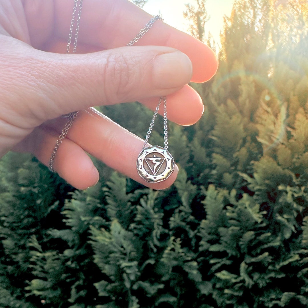 Colgante del chakra del plexo solar: collar espiritual de plata ...