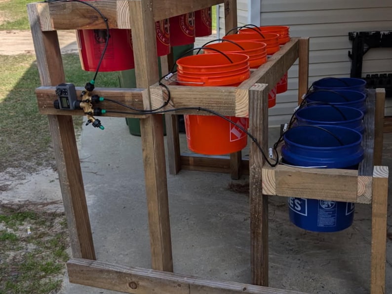 5 Gallon Bucket Self-sufficient Watering Garden With It's Own ...