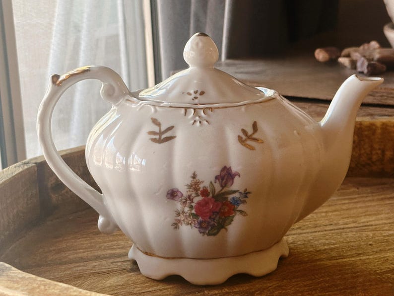 Vintage White Floral Gold Guild Musical Teapot - Etsy