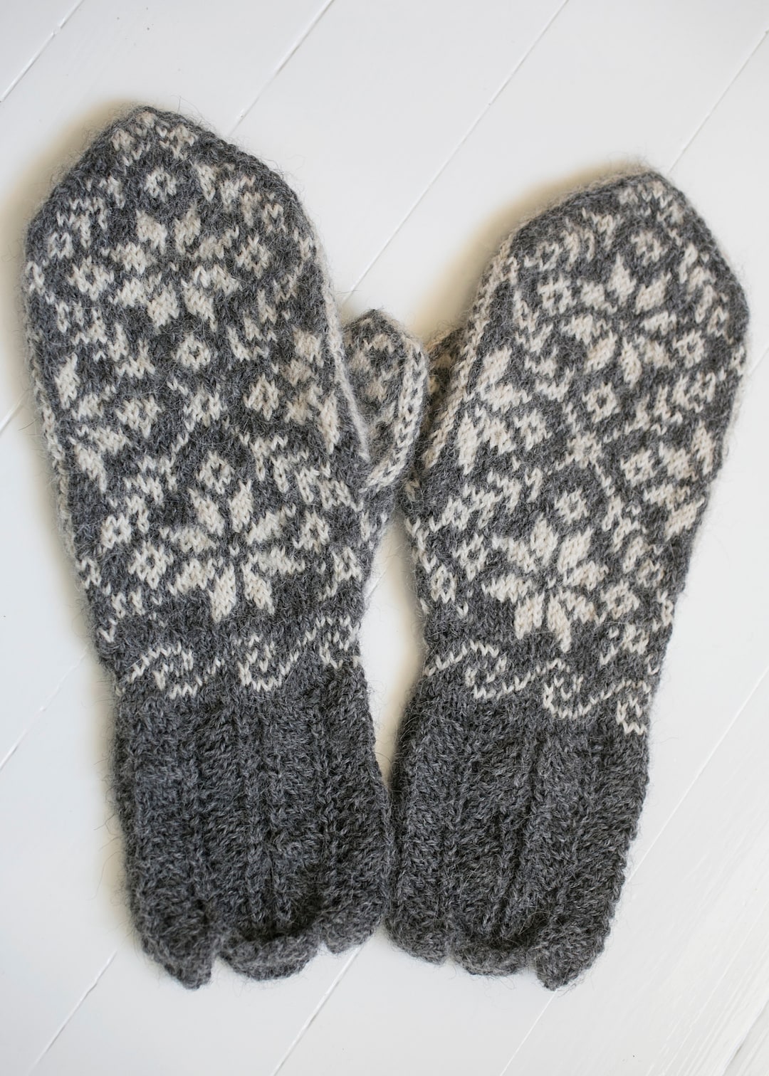 Knitting Pattern: Norwegian Star Mittens, Selbu Style (digital Download ...