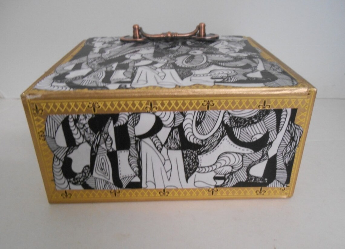 Upcycled Wooden Cigar Box With Black/white Abstract Picasso - Etsy