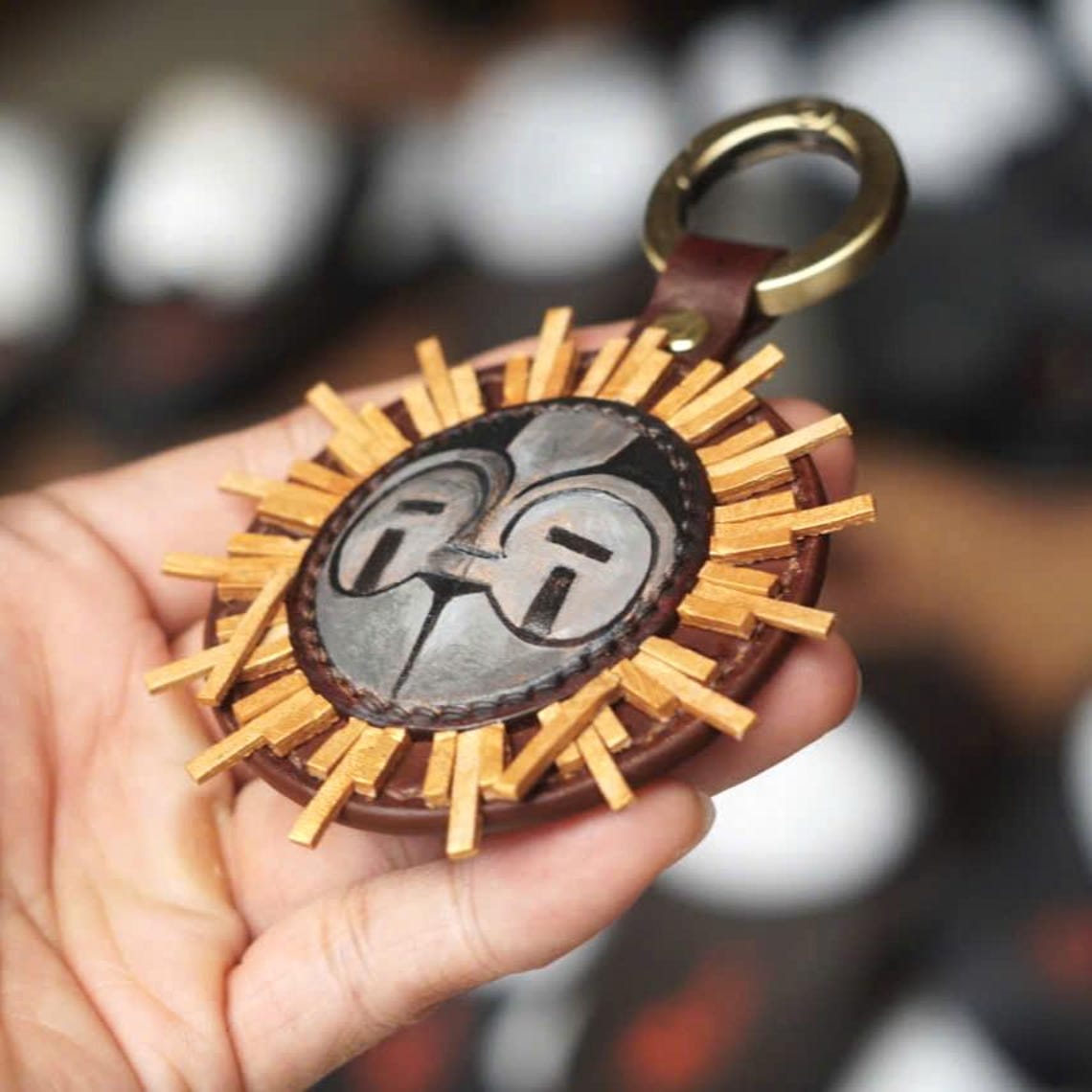 Esquie Sun Crest Leather Keychain: Clair Obscur Expedition 33 Game ...