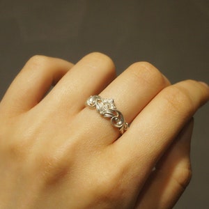 The 925 Sterling Silver Victoria Crown Ring - Etsy