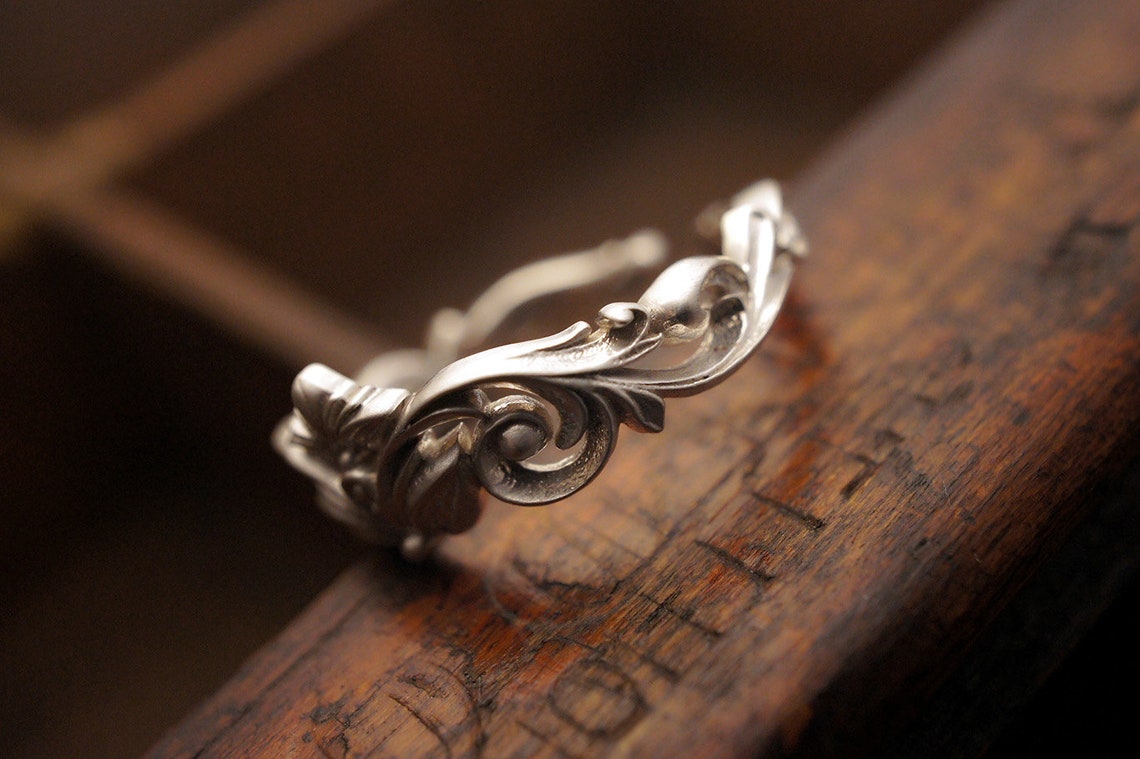 The 925 Sterling Silver Victoria Crown Ring - Etsy