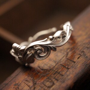 The 925 Sterling Silver Victoria Crown Ring - Etsy