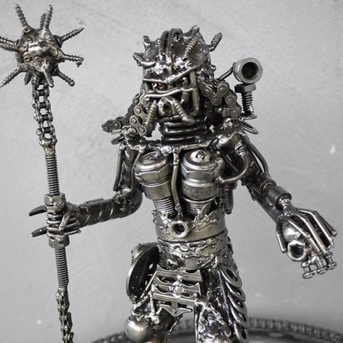 Mini Metal Monster : Tail up small Item - Etsy