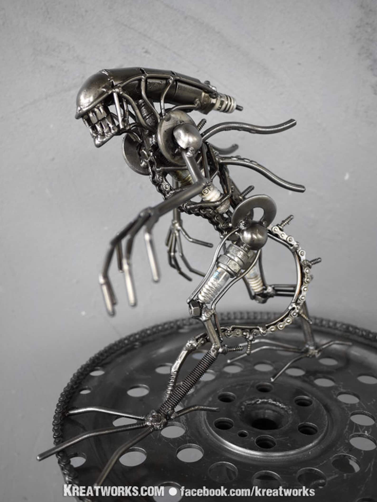 Mini Metal Monster : Tail Down small Item - Etsy