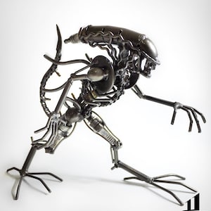 Mini Metal Monster : Tail up (small Item) - Etsy