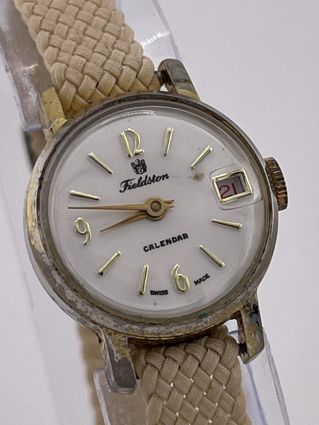 Fieldston Calendar Swiss Made Vintage Watch – Gold-tone Case, Date ...