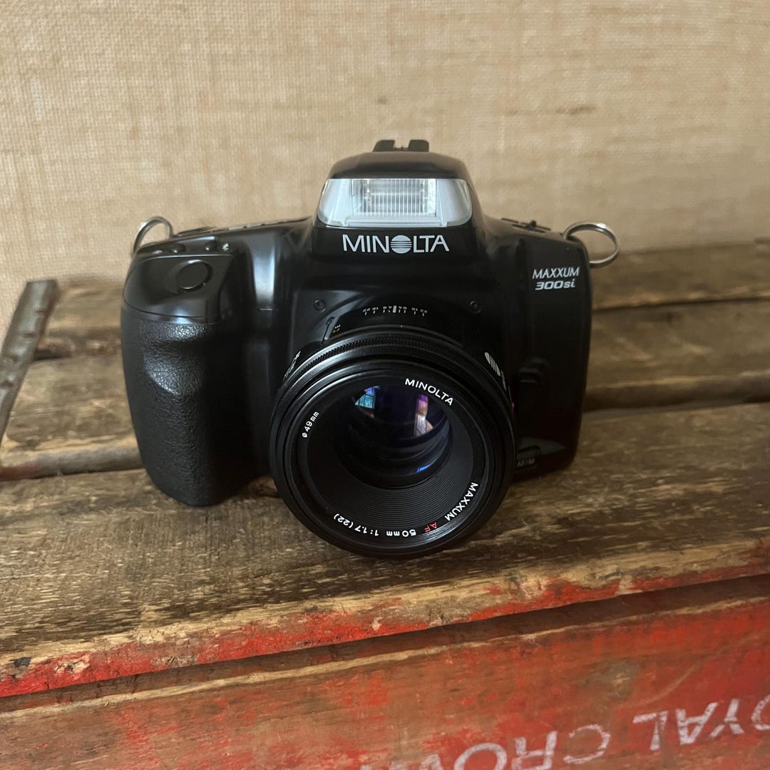 MINOLTA Maxxum 300si - 35mm SLR Film Camera With 50mm F/1.8 Lens With ...
