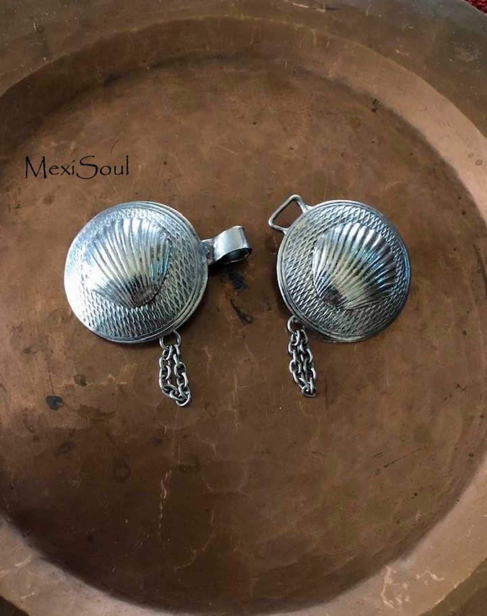 Vintage Engraved Metal Shell Belt Buckle/ Shell Buttons - Etsy