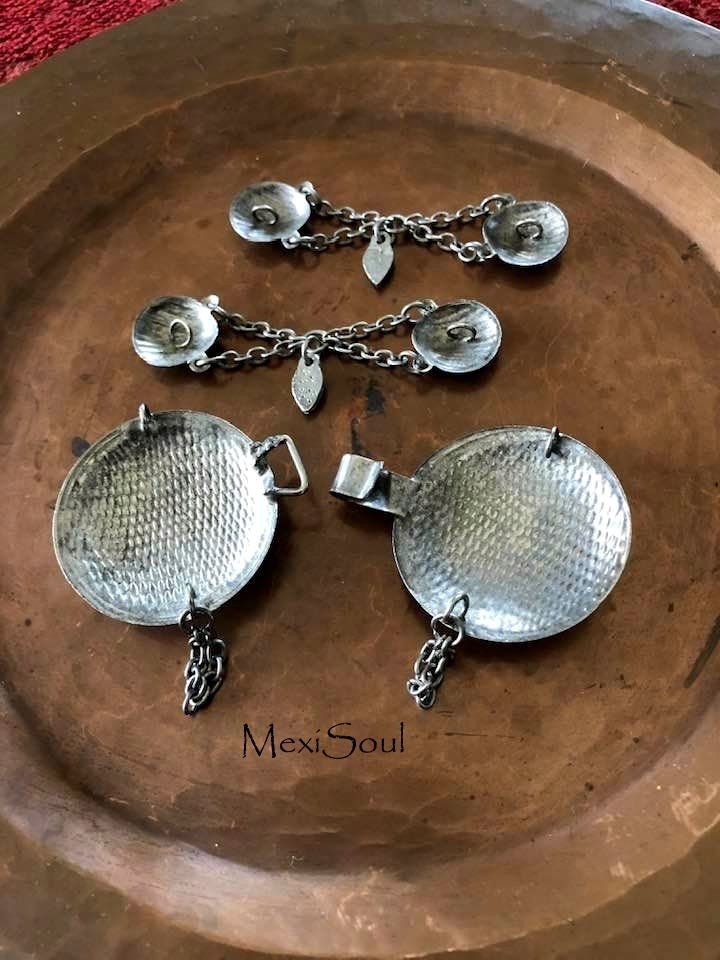 Vintage Engraved Metal Shell Belt Buckle/ Shell Buttons - Etsy