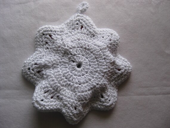 Home & Living Hand Crocheted Pinwheel Potholder White Red and Mod Green ...