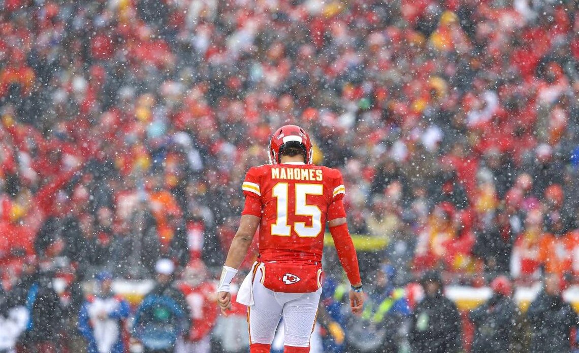 Patrick Mahomes in the Snow, NFL Chiefs - Etsy
