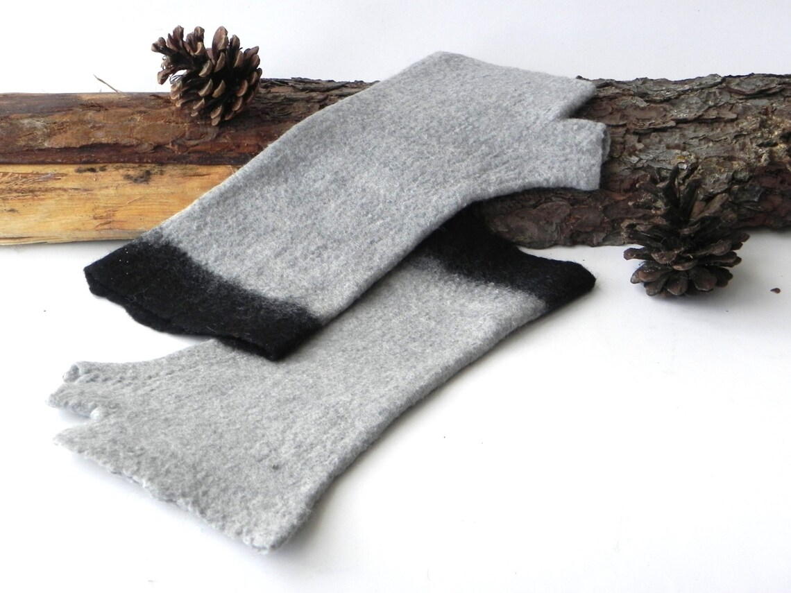 Fingerless Gloves Made From Merino Wool Felt Grey Black Gloves Merino ...