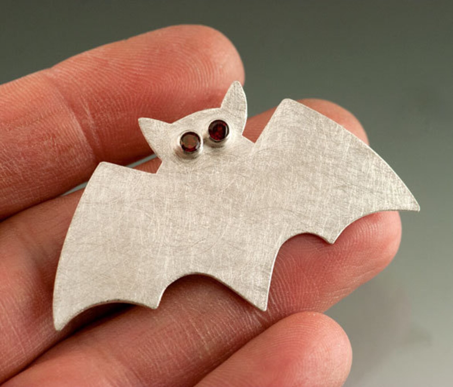 Sterling Silver Bat Brooch Garnet Eyes Halloween Silver - Etsy