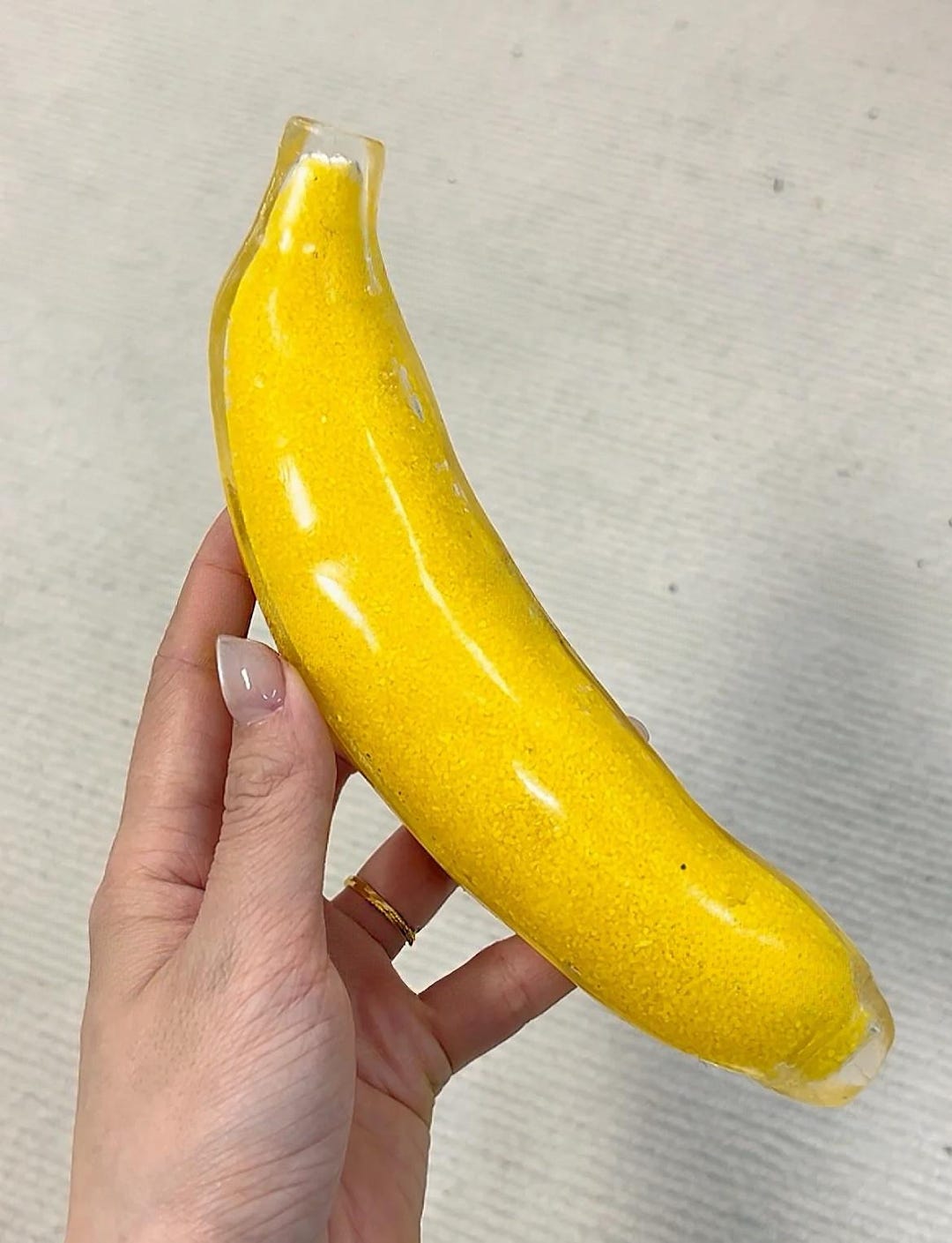 Banana Squeeze Ball ASMR Watery Feeling Shapeable Creamy Feeling Red ...