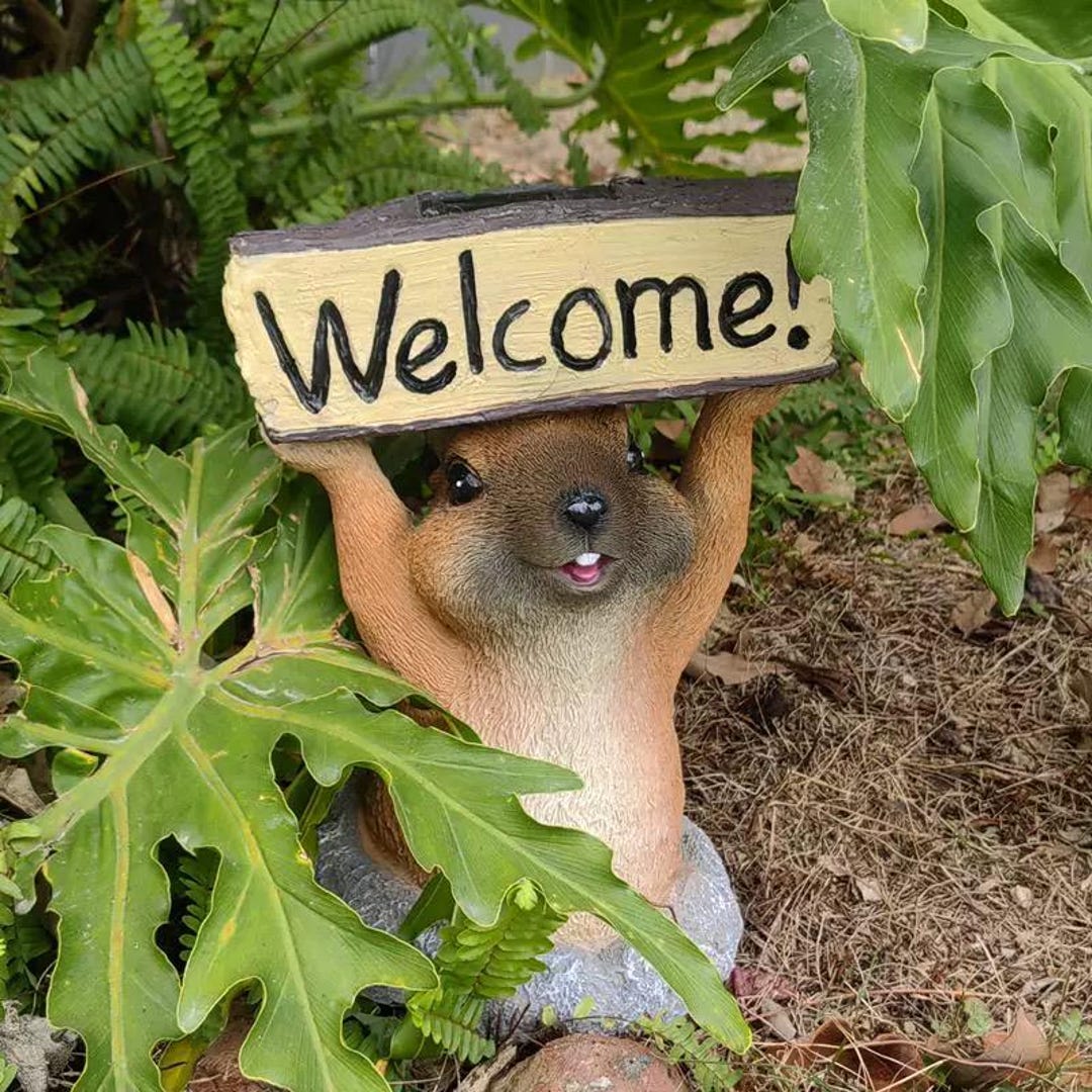 Adorable Squirrel Welcome Sign | 13cm X 14cm Cute Garden Statue ...