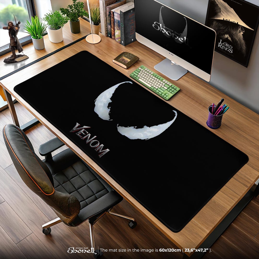 Venom Symbiote Eyes Mouse Pad – Dark Marvel Anti-hero Gaming Desk Mat ...