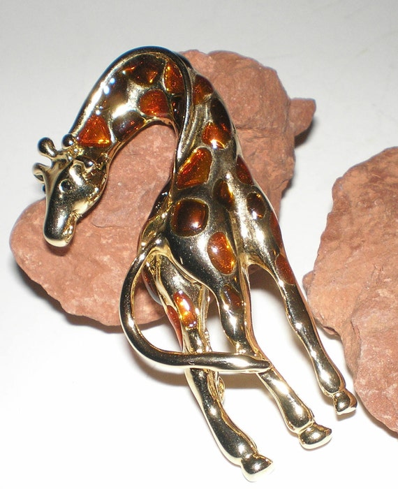 Giraffe Brooch Large Sized Pin with Cute Enameling -A… - Gem