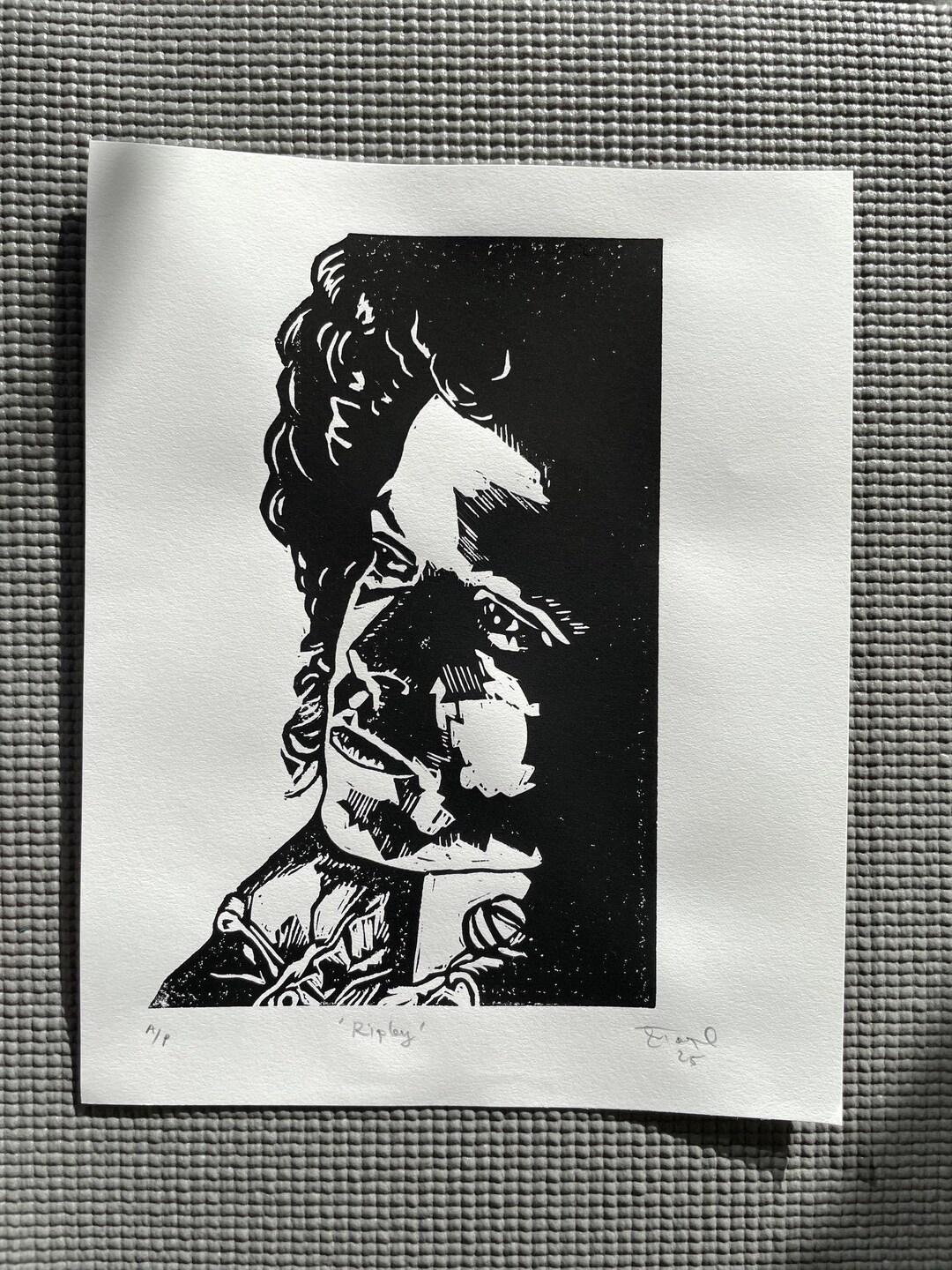 ALIEN 1979 Ripley Linocut Art Print Edición limitada - Etsy España