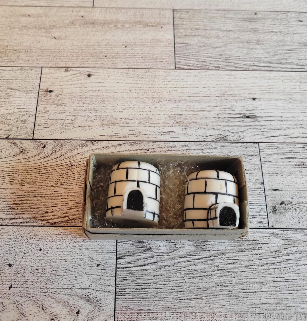 1950's VINTAGE HANDCARVED Miniature IGLOO Salt Pepper Shakers New - Etsy