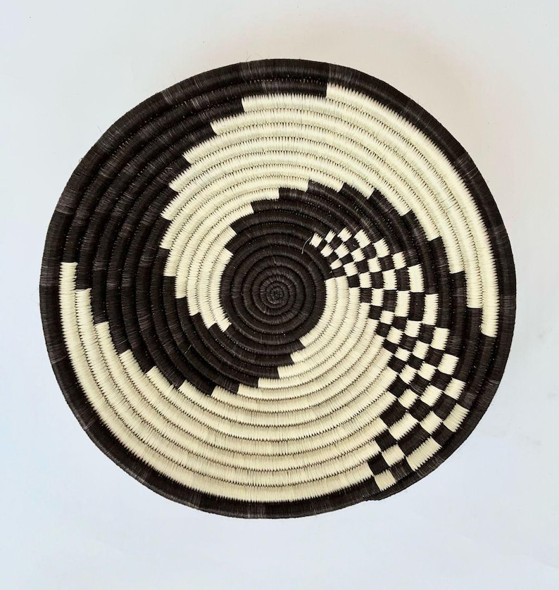 Wall Décor Plates , Rwandan Baskets (agaseke), African Wall Baskets ...