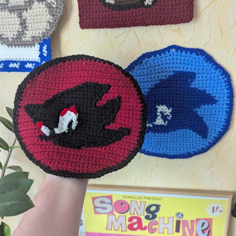 Shadow the Hedgehog Häkelanleitung PDF Tapestry/applique Gaming Mario ...