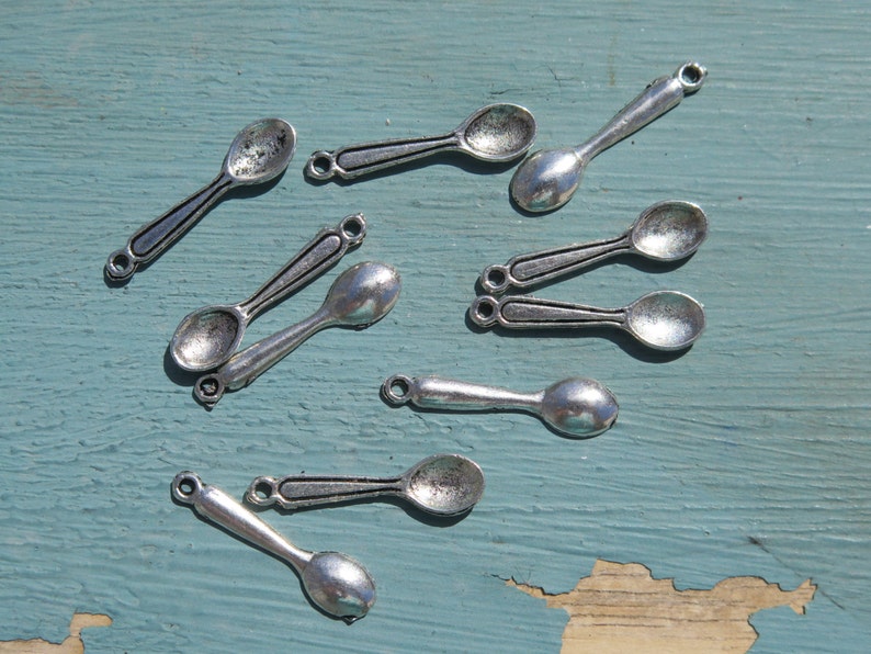 Spoons, Mini Spoon Charms, 10 Pcs Silver Toned Mini Spoon Pendants ...