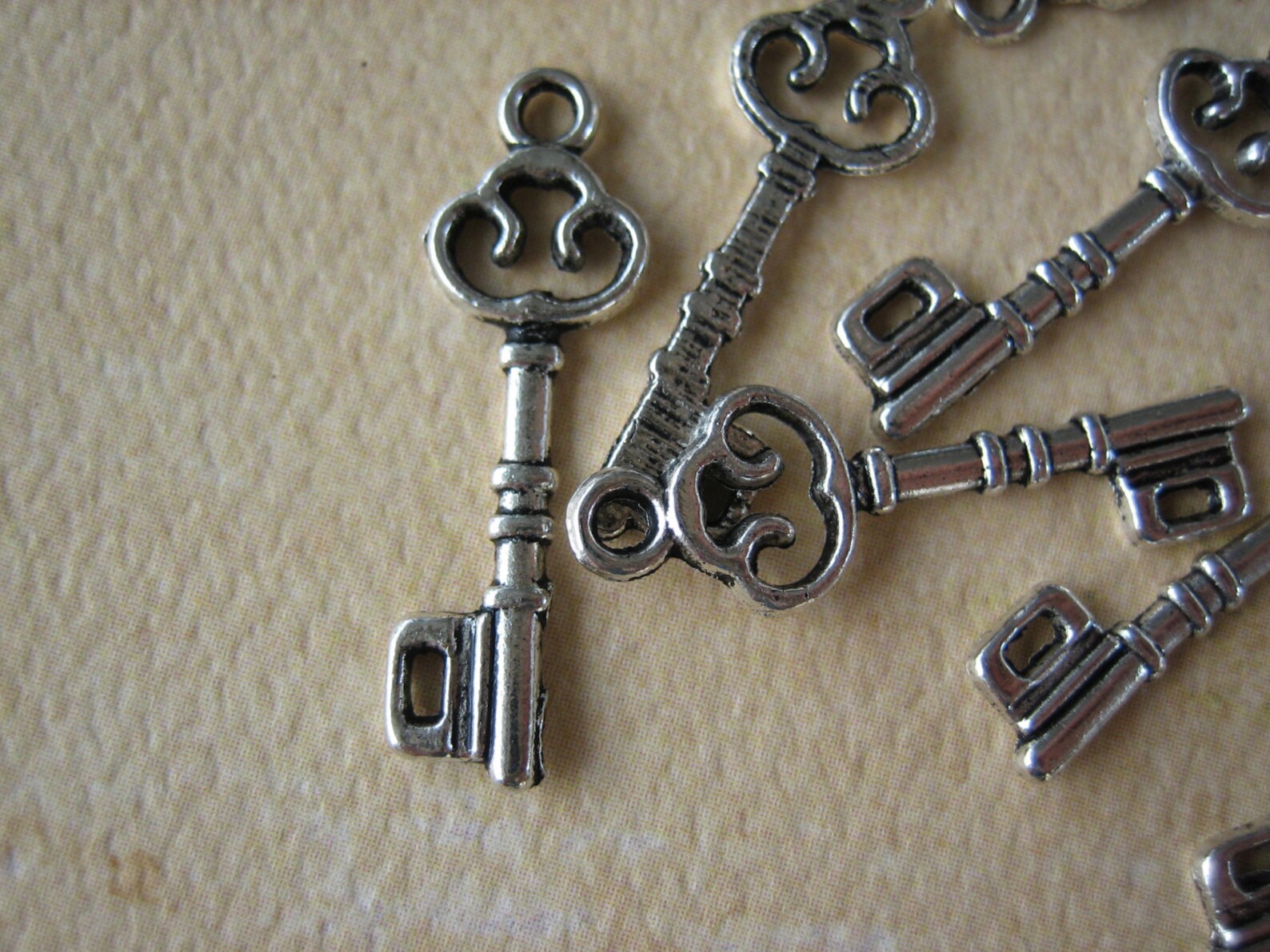 Key Charms Key Pendant Antique Silver Keys Skeleton Keys - Etsy