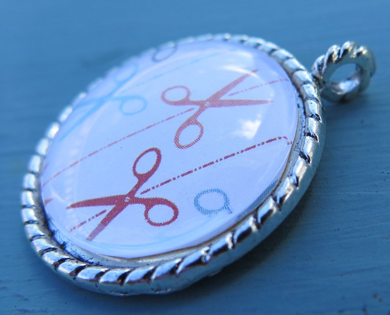 Glass Pendant 1pc Round Scissors Pendant 30mm Round Pendant - Etsy