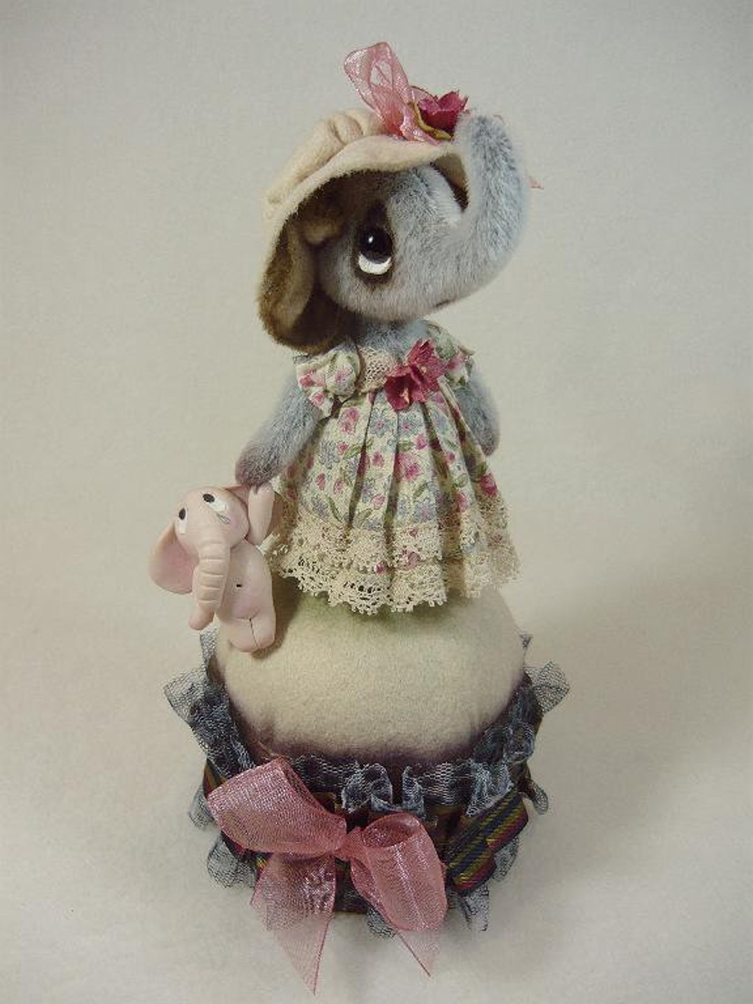 Lottie and Sniff Pincushion - Pattern by Monica Spicer - Etsy