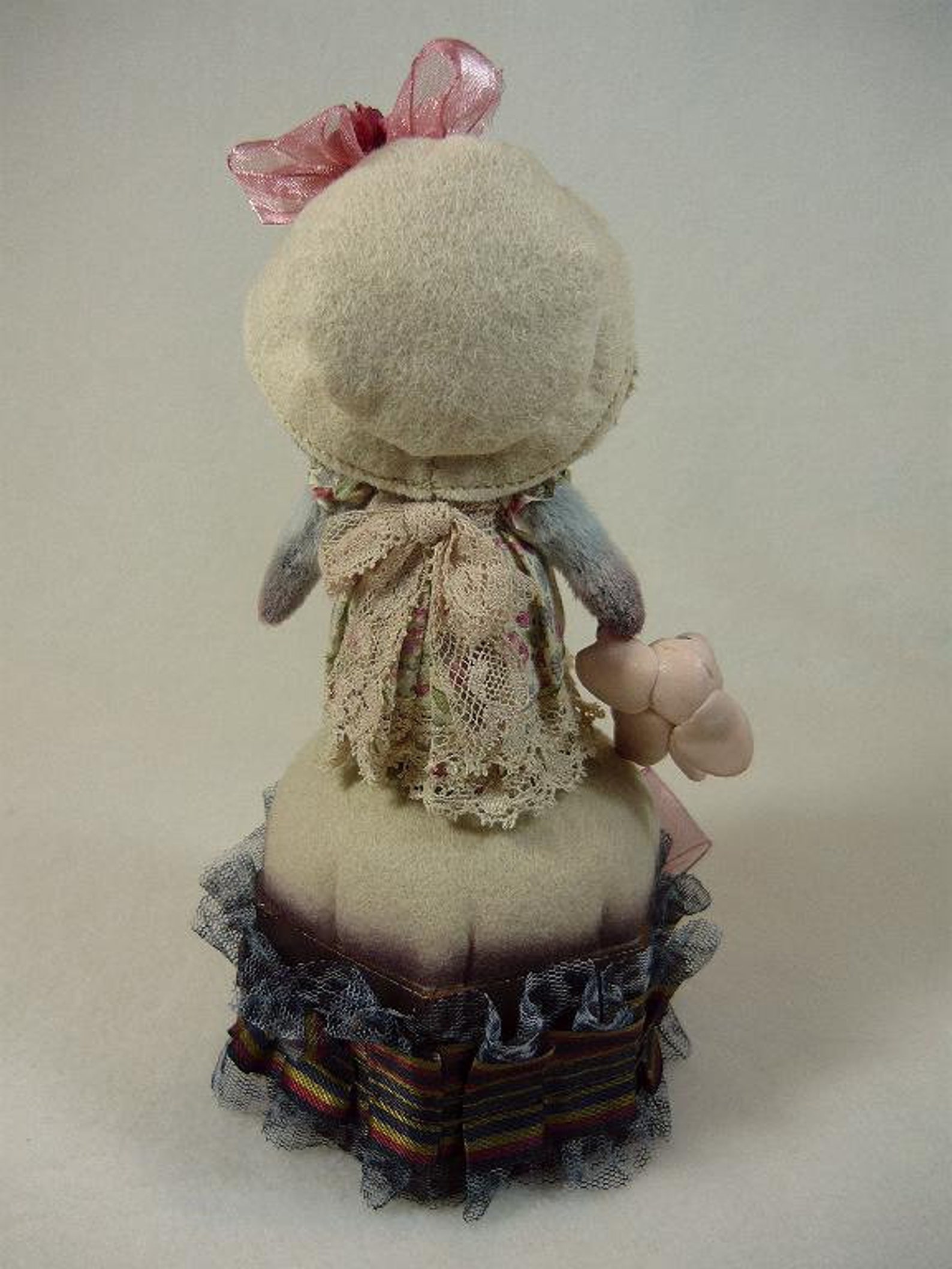 Lottie and Sniff Pincushion Pattern by Monica Spicer - Etsy