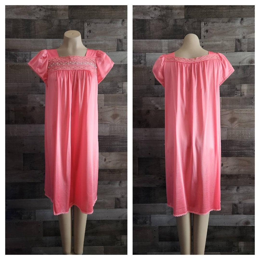 Vintage 1980's Peach Nightgown by Vanity Fair | Label Size Small - Read ...