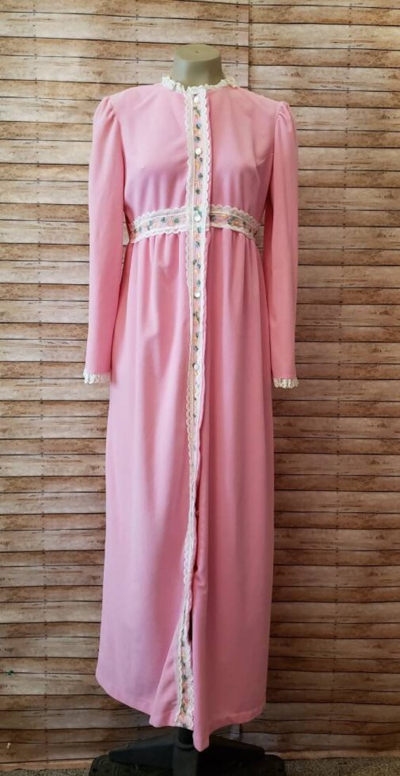 Vintage 1960s Pink Velour Robe With Ribbon Trim by Se… - Gem