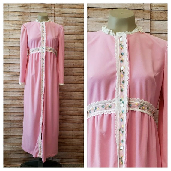 Vintage 1960s Pink Velour Robe With Ribbon Trim by Se… - Gem