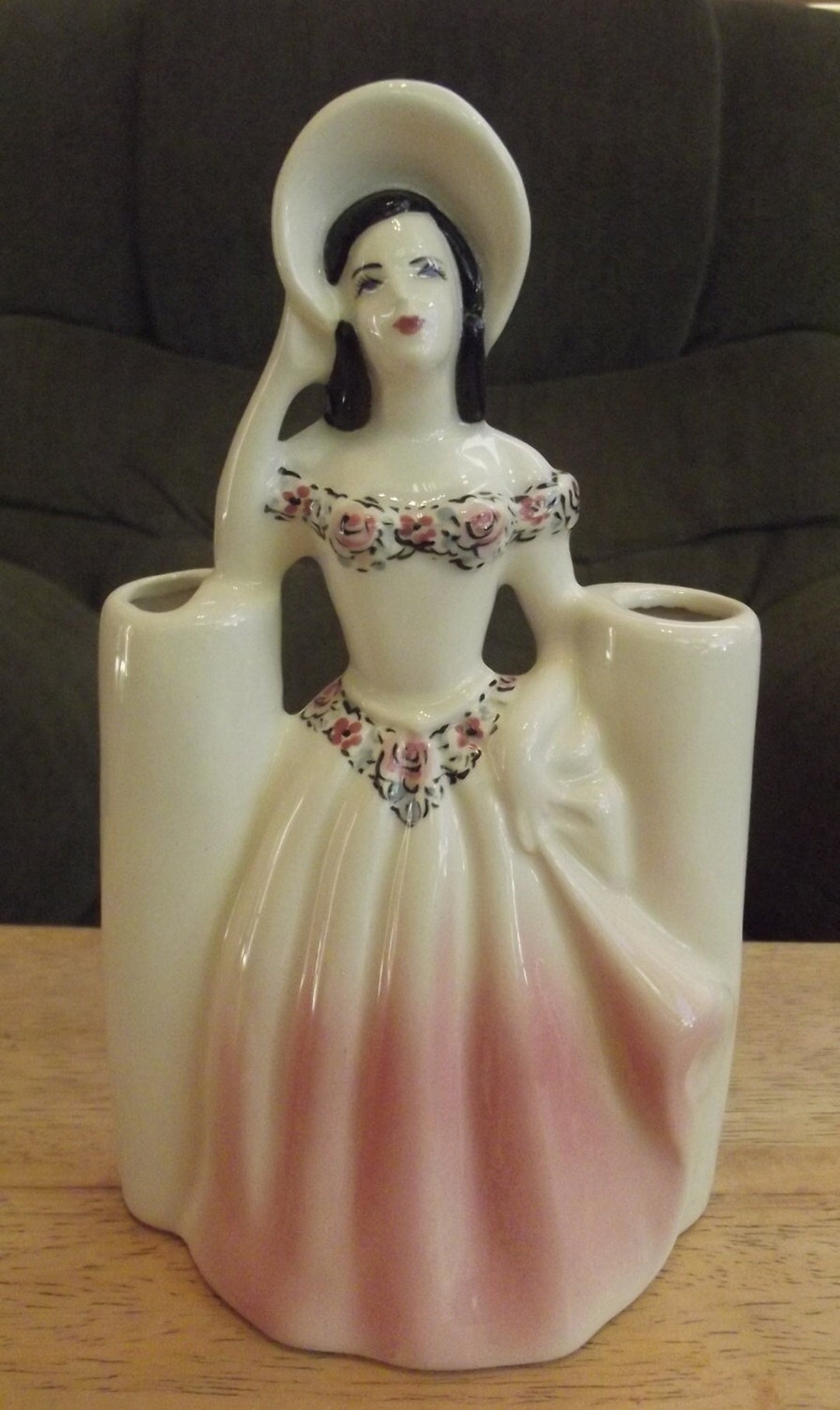 Vintage 1940's Weil Ware - California Pottery - Woman Bud Vase - Etsy