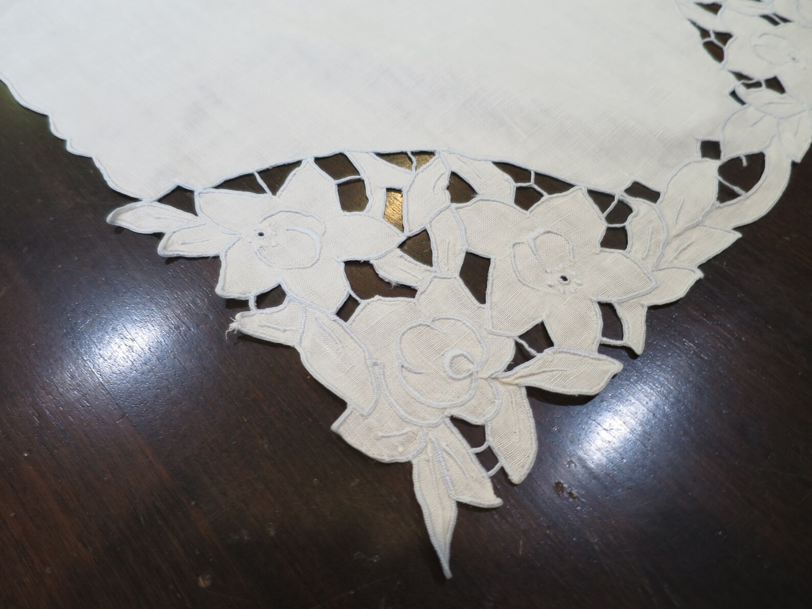 White Linen Cutwork Doily Blue Machine Embroidery Flower - Etsy