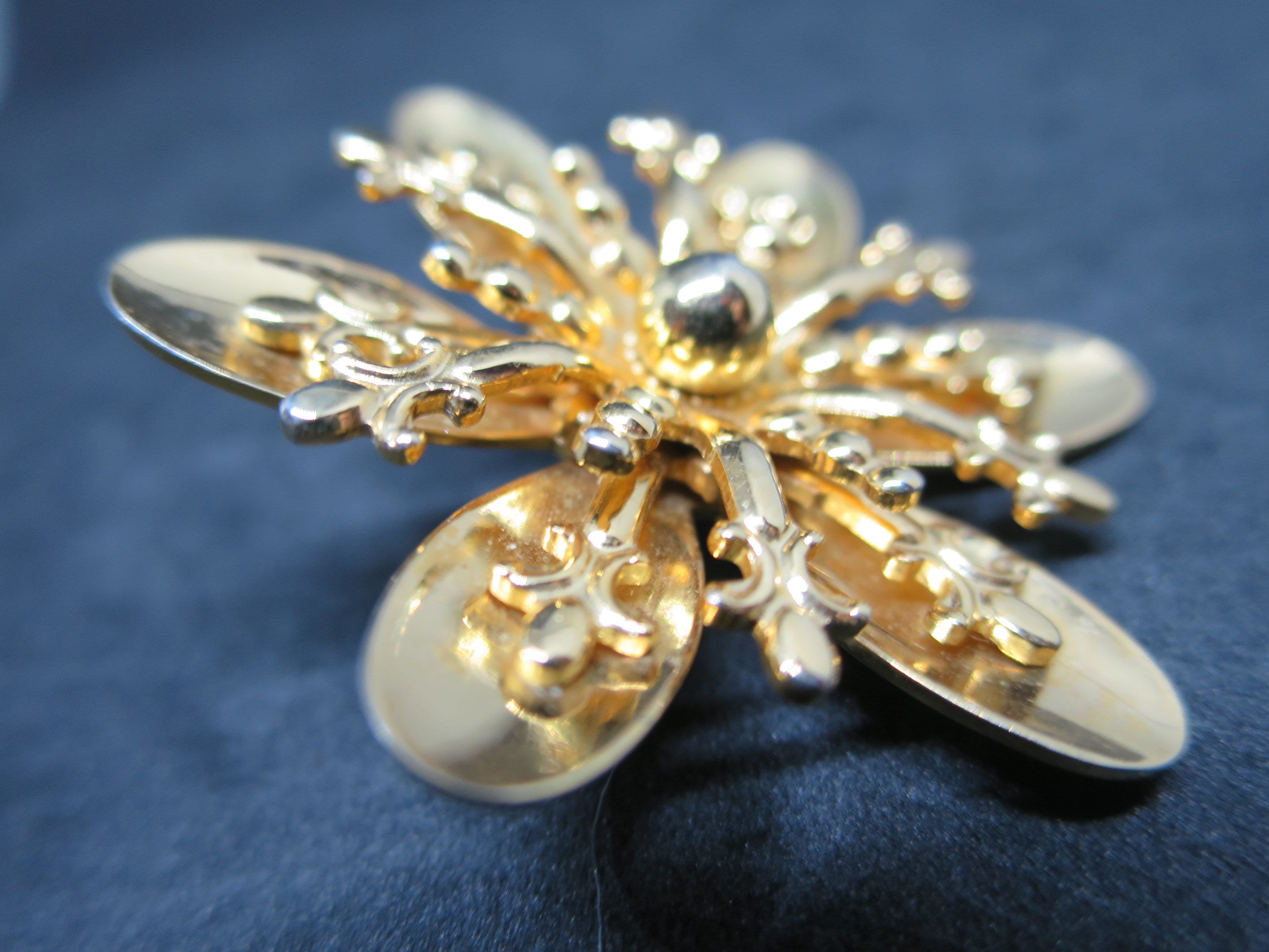 Gold Snowflake Brooch Snow Crystal Winter Brooch Polished - Etsy UK