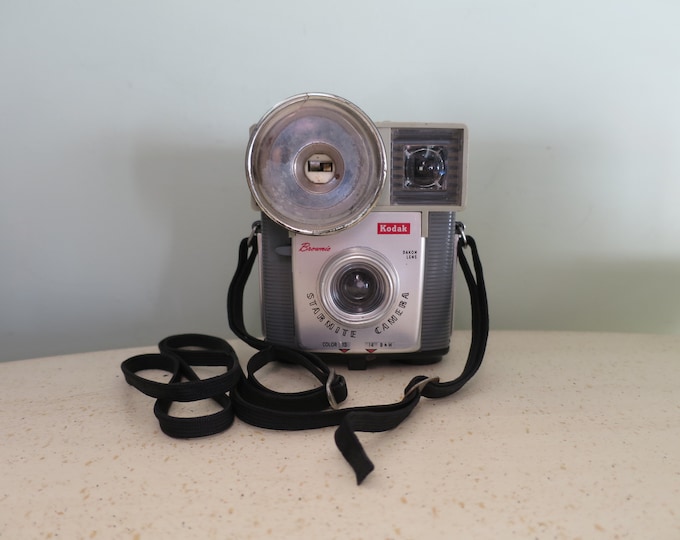 Kodak Starmite Brownie Camera Vintage 1960's Flash Bulb Camera Color/bw ...
